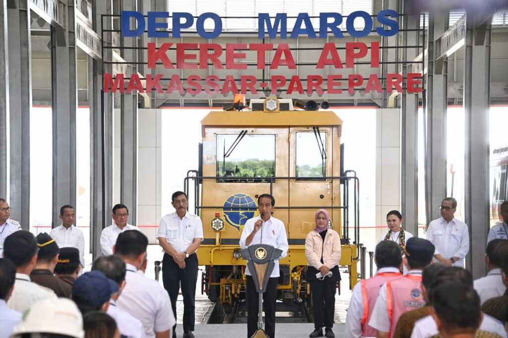 Kereta Api Pertama di Sulawesi Layani Jalur Makassar-Parepare Lintas ...